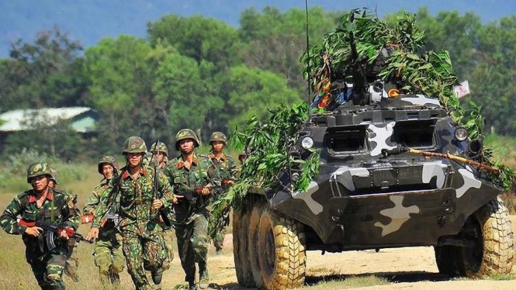 300 Hình ảnh chú bộ đội đẹp cầm súng bảo vệ quê hương - Kenh29.com